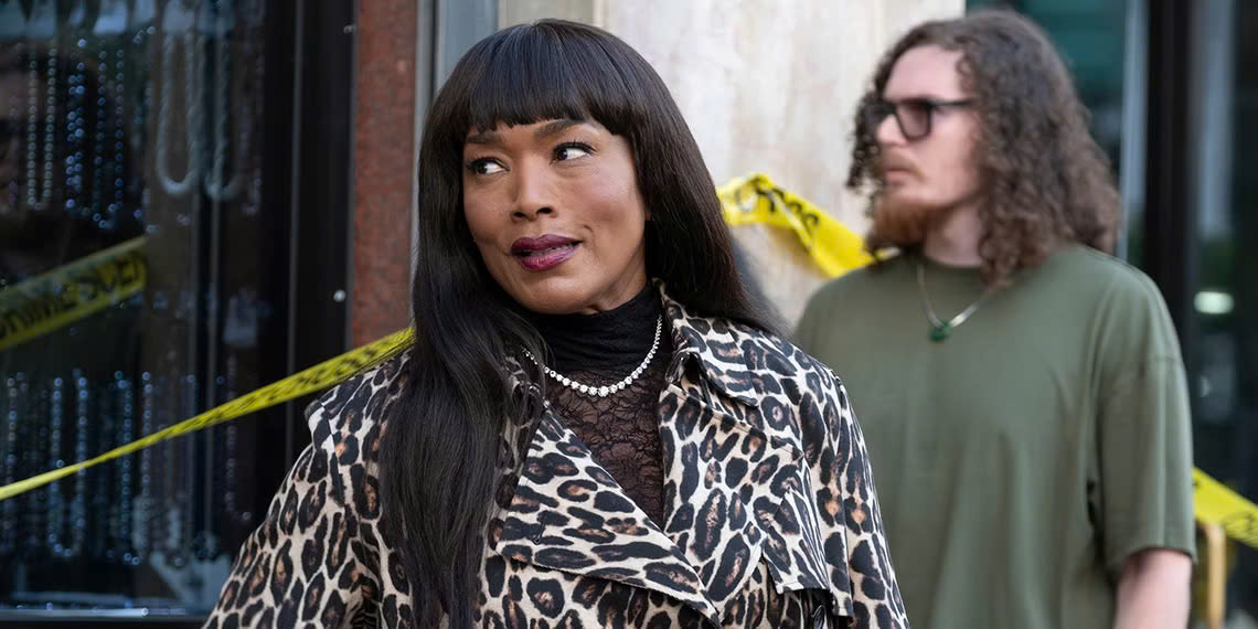 Athena Goes Undercover & Bobby Gets a Big Hug in New ‘9-1-1’ Season 8 ...