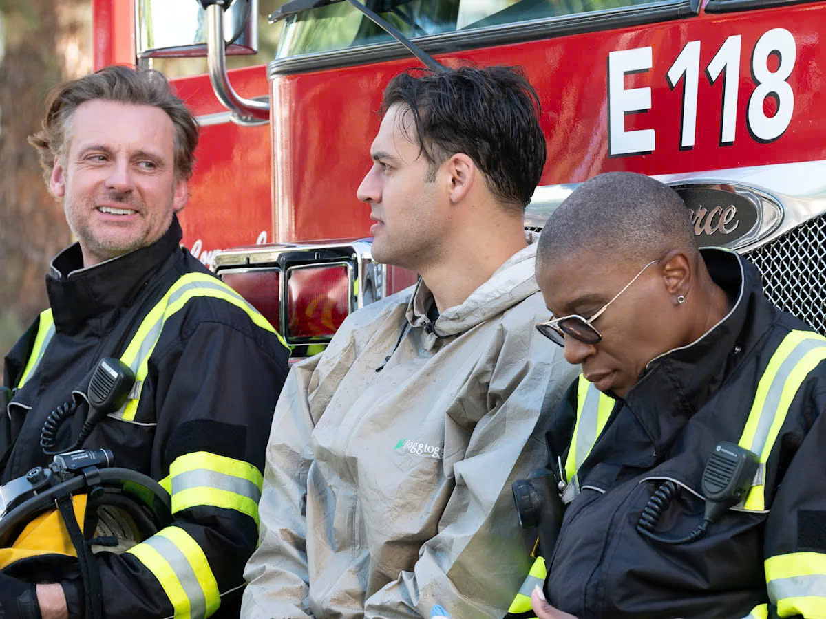 9-1-1 actor pens emotional goodbye message to fans, confirming his exit ...