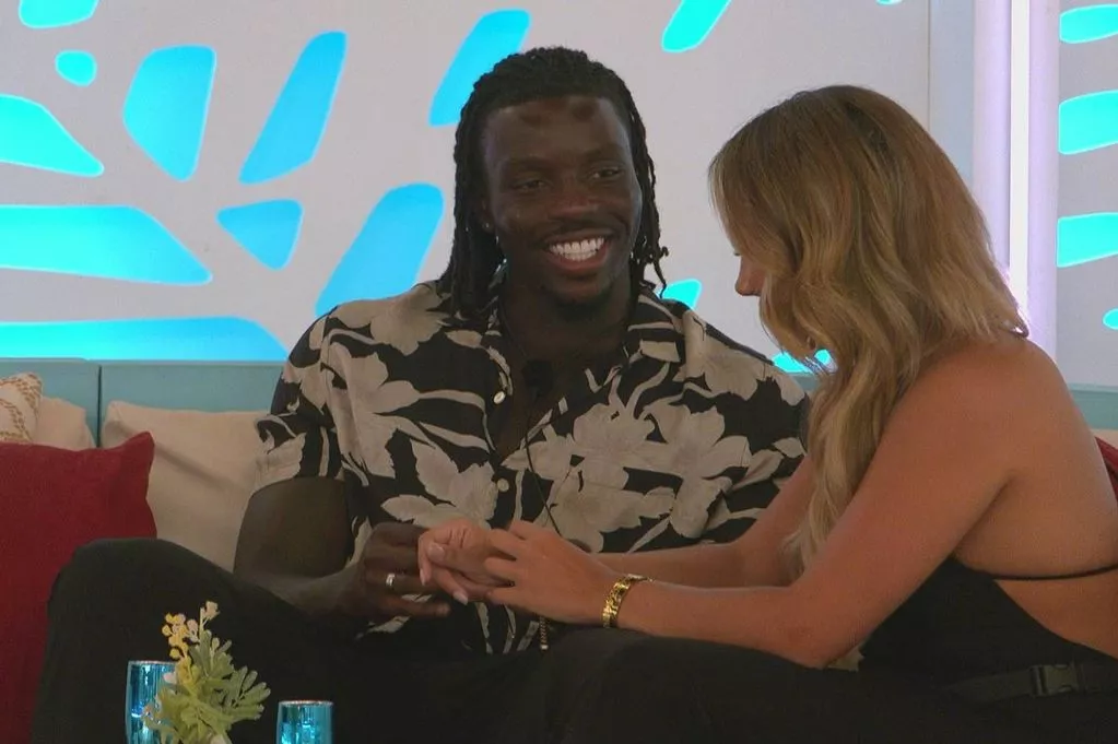 Love Island’s Dejon breaks silence on viral book controversy – Daily News